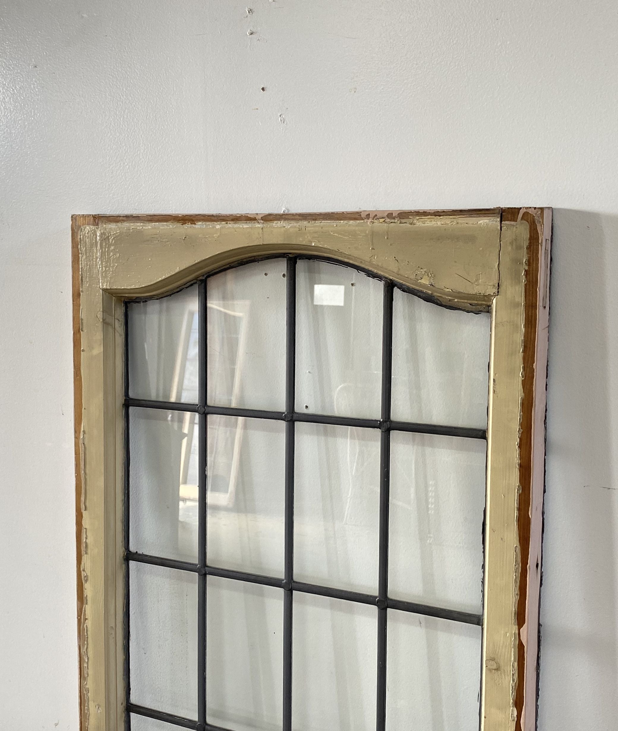 Stained Glass window loop – Round trip Antiques