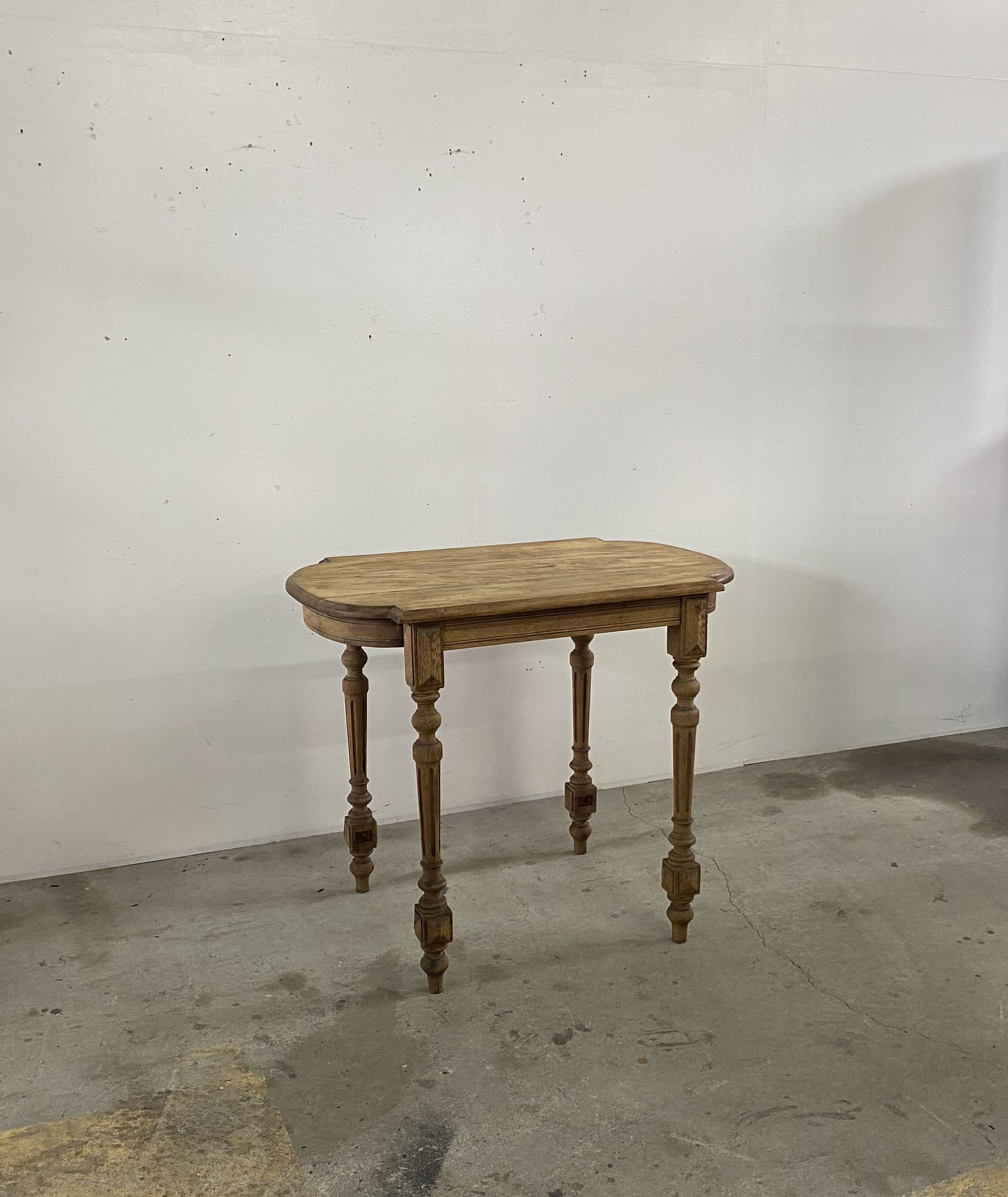Oak Table – Round trip Antiques