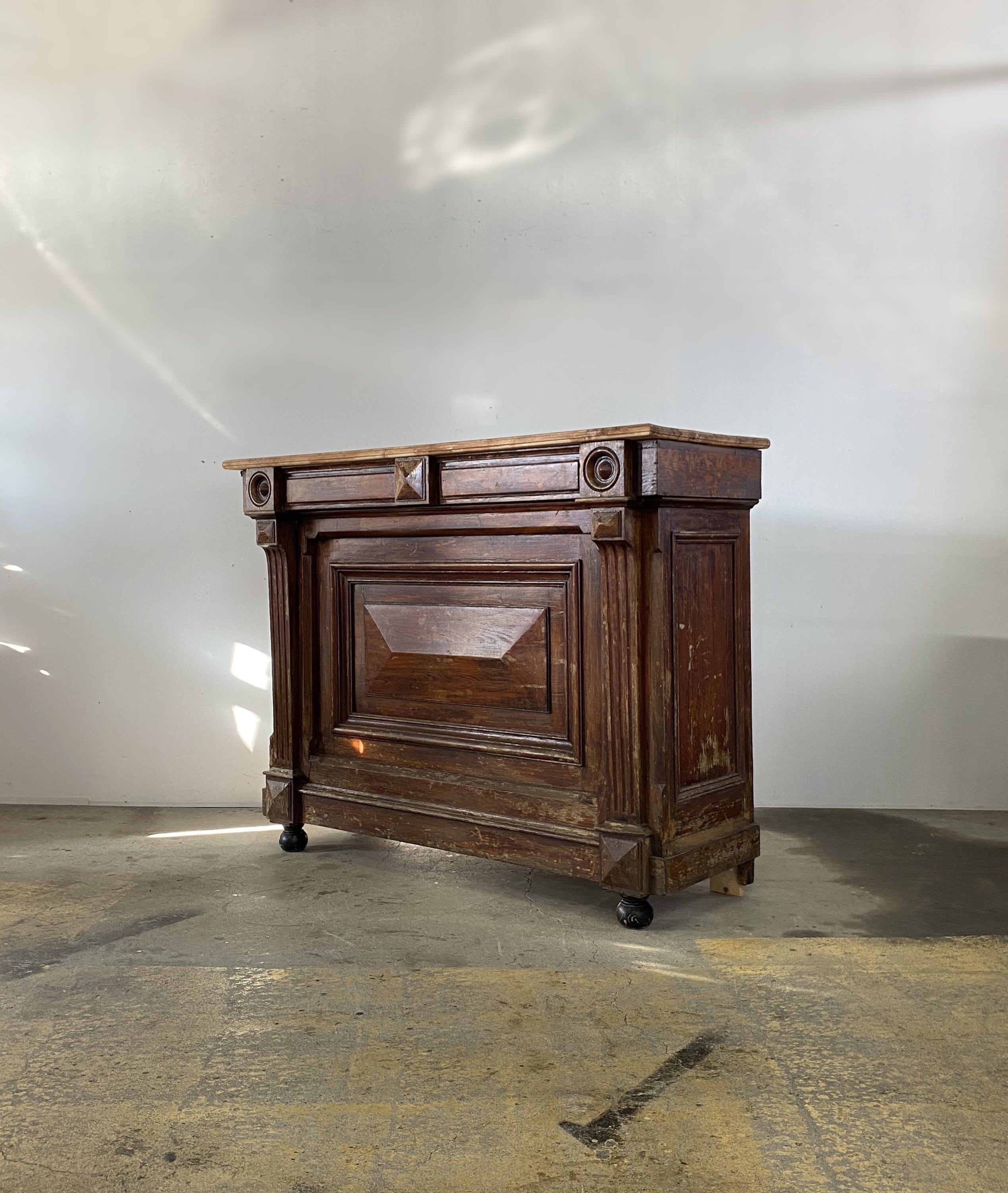 Shop Counter – Round trip Antiques