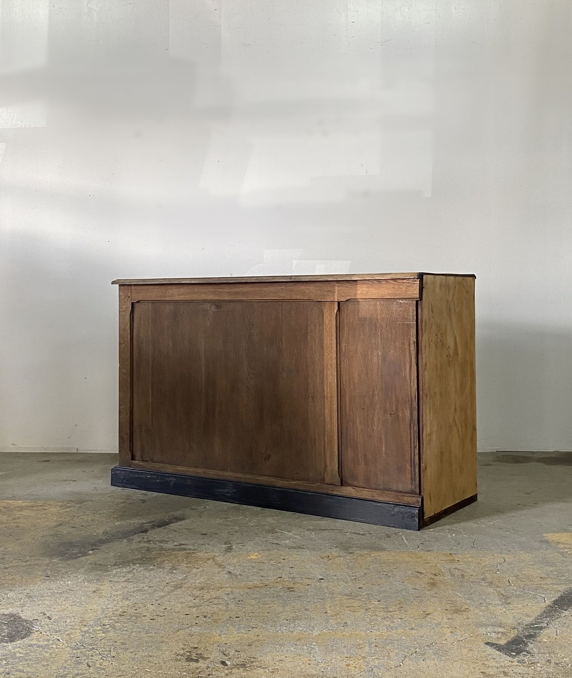 Shop Counter – Round trip Antiques