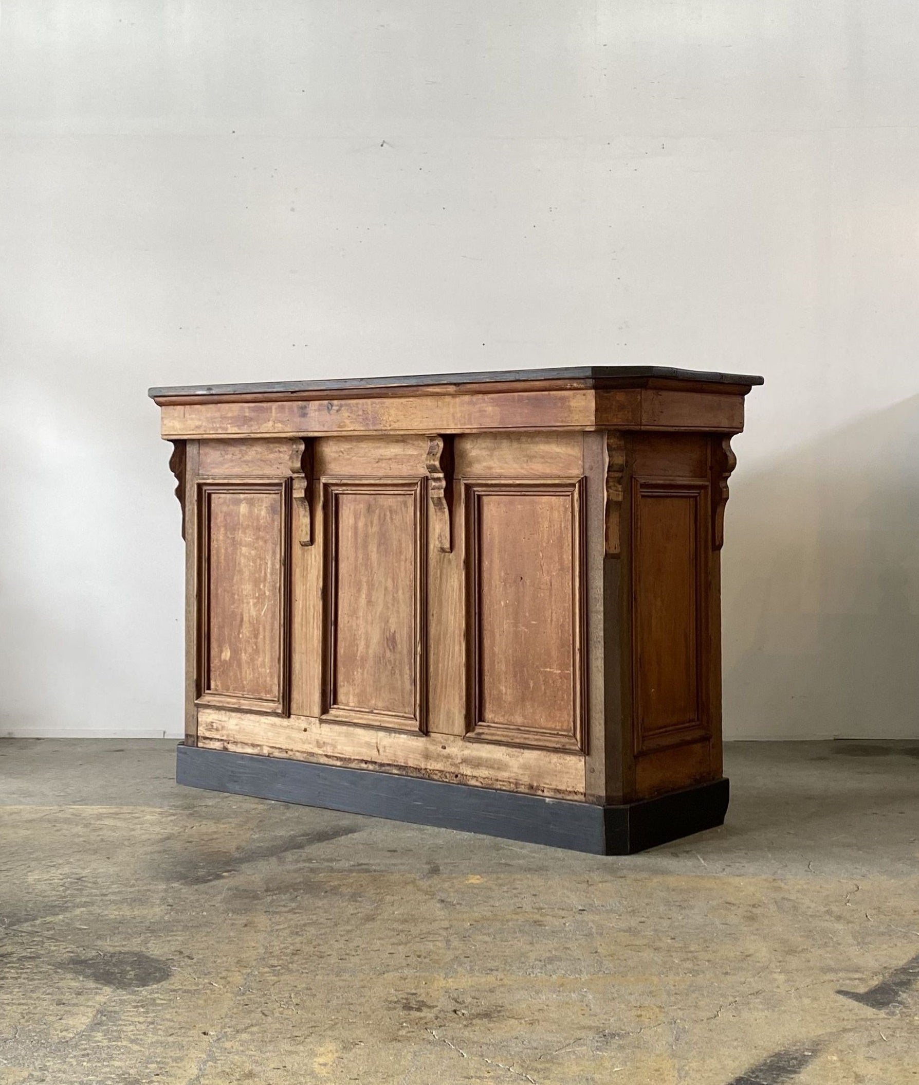 Shop Counter – Round trip Antiques