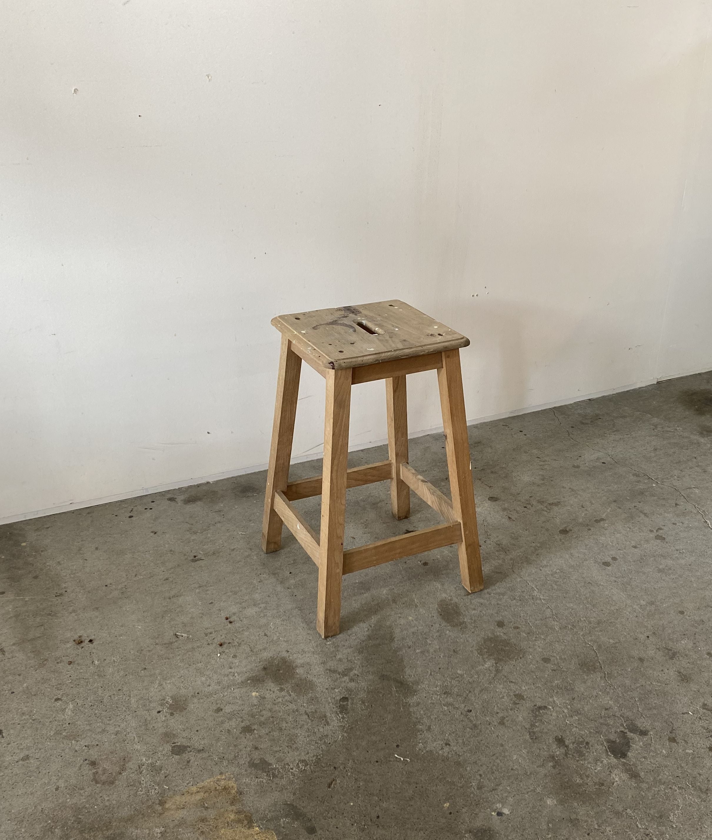 Artist Stool – Round trip Antiques