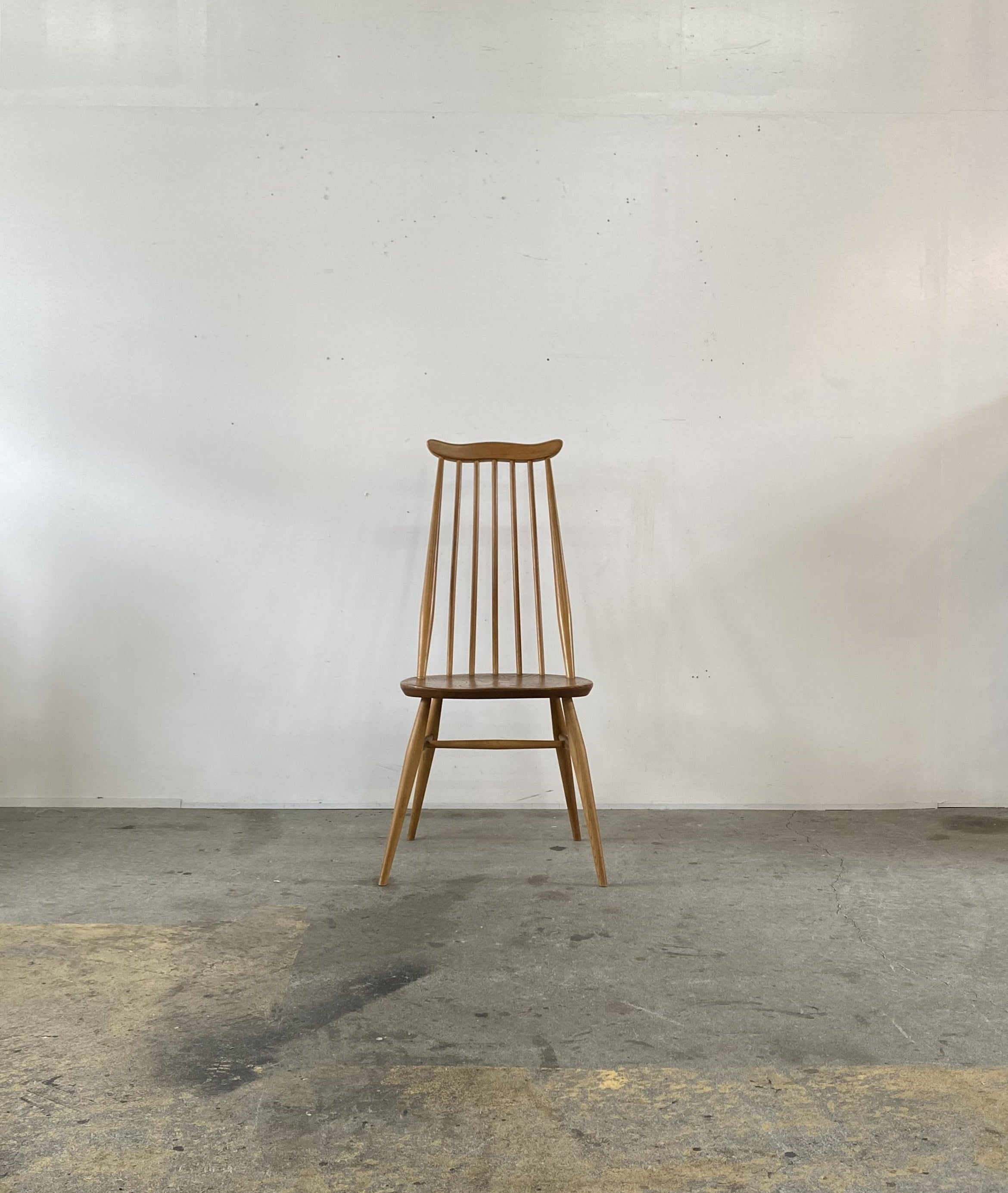 ERCOL Gold smith chair – Round trip Antiques