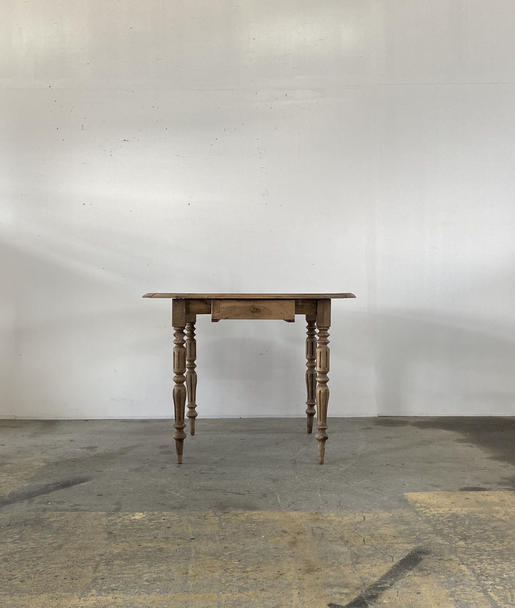1dr French Table – Round trip Antiques